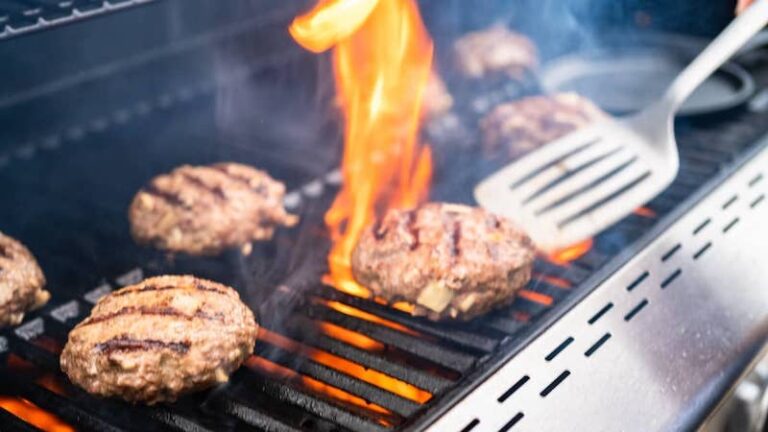 Should You Grill Hamburgers With the Lid Open or Closed? - Grill Mentor